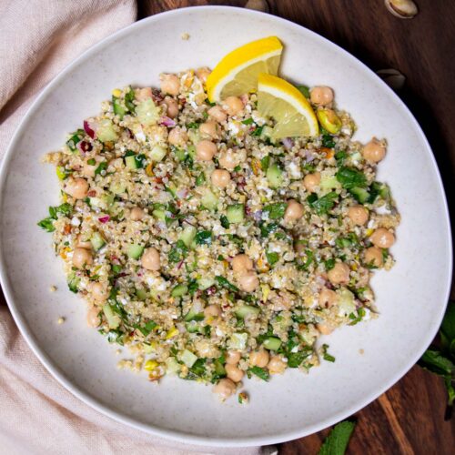 Garsiosios J. Aniston salotos su bolivine balanda - Mityba kitaip